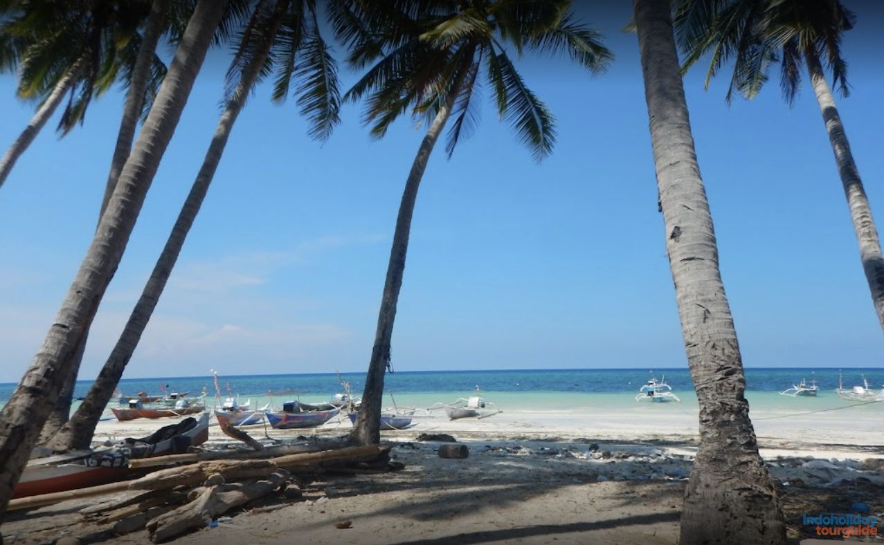 Pantai Panrang Luhu : Daya Tarik, Tiket Masuk & Fasilitas ...