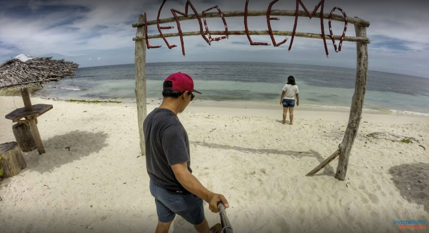 10 Pantai di Sulawesi Selatan Paling Hits 2023 - IndoHolidayTourGuide