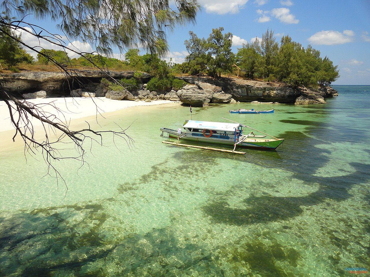 Pantai Selayar : Daya Tarik, Tiket Masuk & Fasilitas - IndoHolidayTourGuide