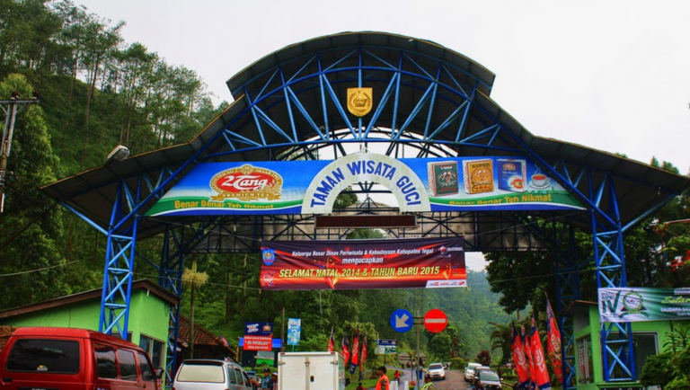 Pemandian Air Panas Guci, Tempat Relaksasi yang Menyehatkan ...